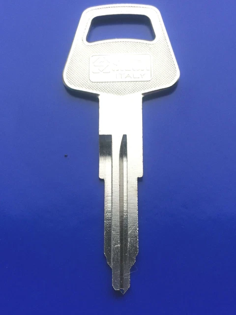 CLASSIC MINI AUSTIN Leyland Land Rover Blank Ignition Key Lowe ...