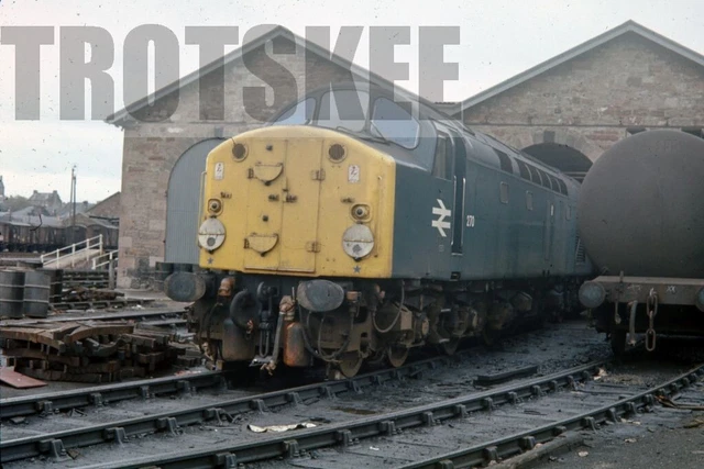 35MM SLIDE BR British Railways Diesel Loco Class 40 D270 Inverness 1973 ...