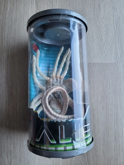 HASBRO ALIEN 4 Resurrection Facehugger Giger Xenomorph Chestburster ...