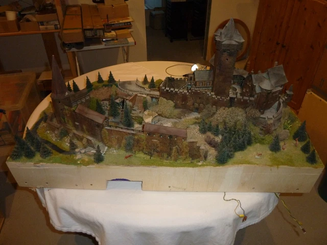 KIBRI 39010 BURGANLAGE, H0,gealtert patiniert+Wehrmauer+Wehrturm EUR 199,00 - PicClick DE