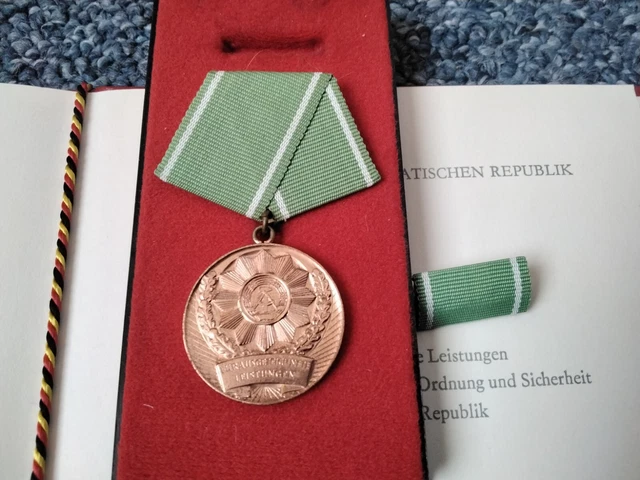 ORIGINAL DDR MEDAILLE für ausgezeichnete Leistungen des MDI im Etui mit ...