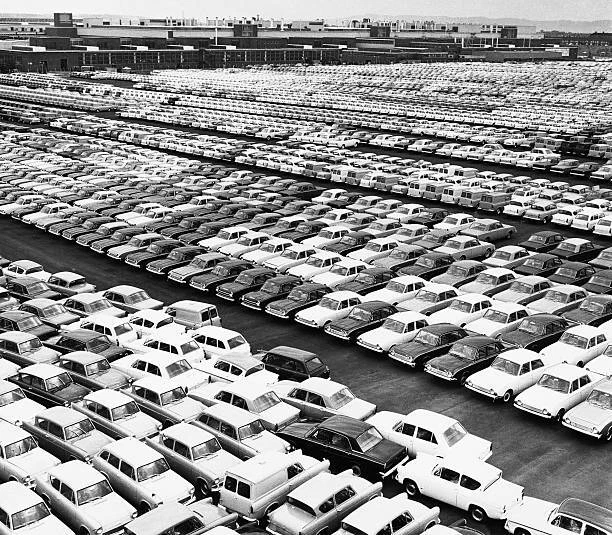 CARS OUTSIDE FORD Factory 1900s OLD PHOTO $9.00 - PicClick AU