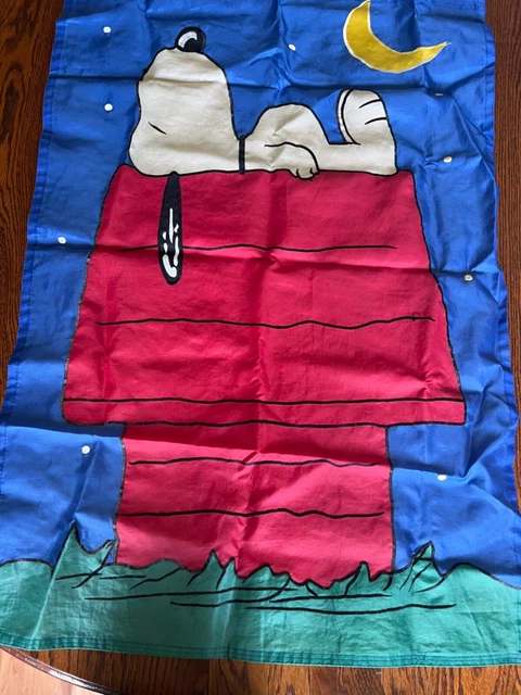 PEANUTS SNOOPY SLEEPING Under The Stars Outdoor Flag Red Dog House ...