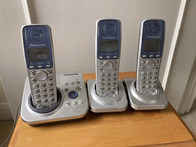 PANASONIC KX-TG 7220E Cordless Phone, Trio Handset with Answer Machine Silver £20.00 - PicClick UK