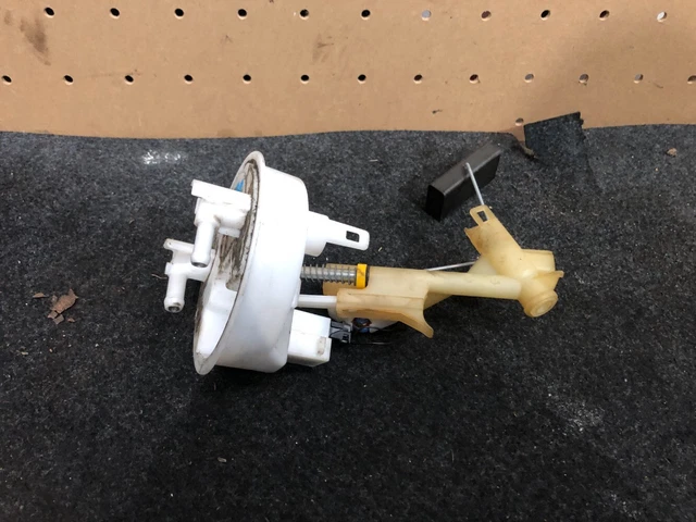 MERCEDES W203 C180 Coupe Fuel Level Sensor A2034701641 A2034702941 £50. ...