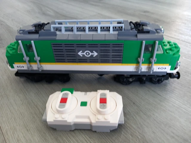 LEGO TRAIN CITY Cargo Locomotive Engine with Battery - Motor & Remote ...