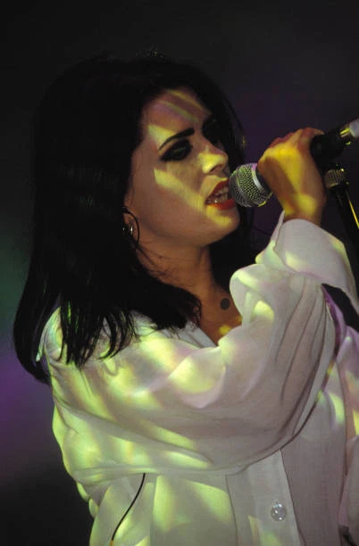 TONI HALLIDAY AND Curve, Toni Halliday Performing 1990s Old Music Photo ...