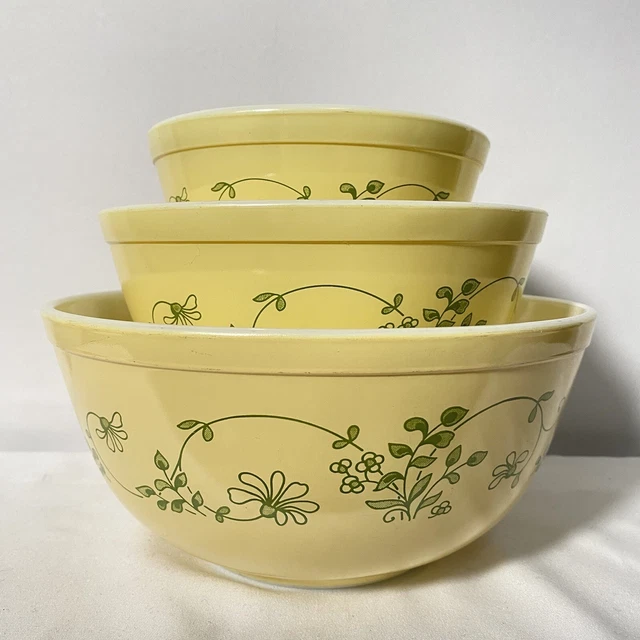 VINTAGE PYREX &SHENANDOAH& Nesting Mixing Bowls Set of 3 Yellow #'s 401 ...