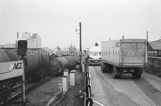 35MM RAILWAY NEGATIVE: Derailed Tank Wagon at Cambridge C-C120 £3.99 ...