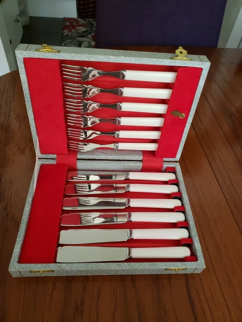 VINTAGE FIRTH STAYBRITE FISH SET 6 KNIVES 6 FORKS Made in ENGLAND E.C ...