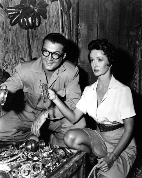 GEORGE REEVES AS Superman/Clark Kent and Noel Neill as Lois Lane f- Old ...