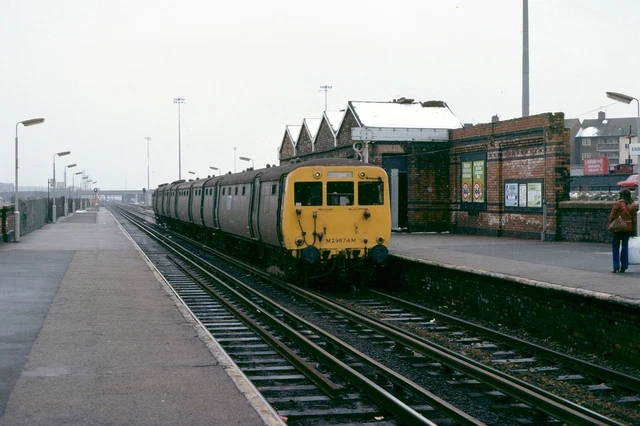 BRITISH RAIL CLASS 502 (29874) Kirkdale Station 17th March 1979 Rail ...