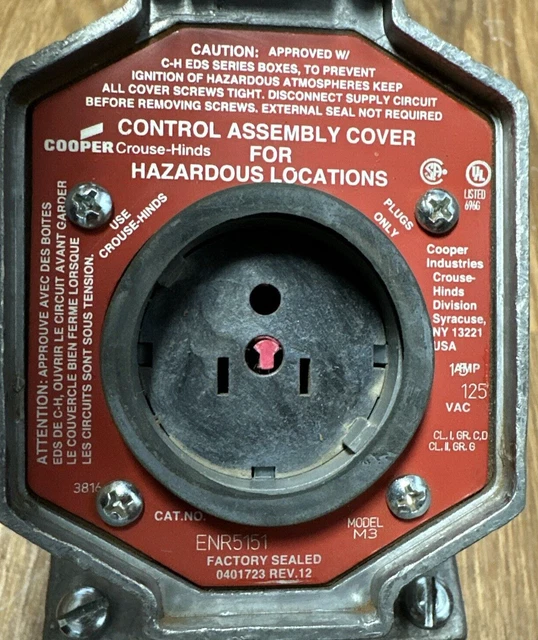 CROUSE-HINDS ENR5151 ARK-GARD Receptacle 15A 50-400 Hz 125 Vac *Used ...