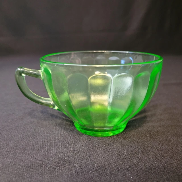 VINTAGE FEDERAL HOSTESS Green Uranium Depression Glowy Panel Glass Cup ...