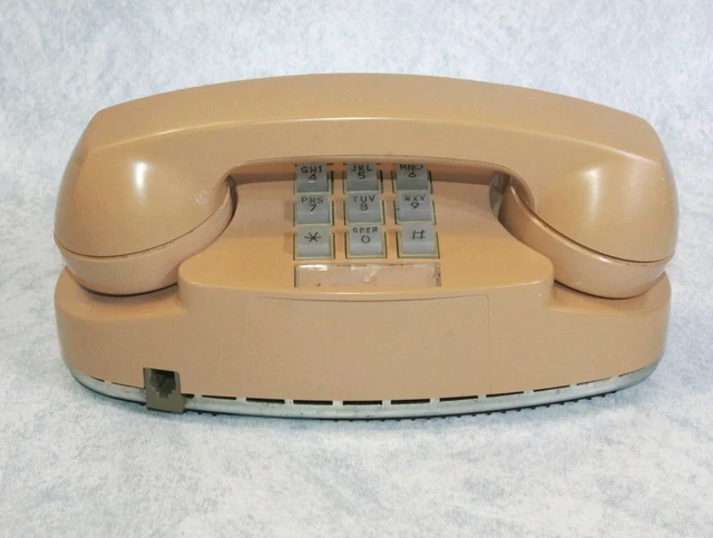 VINTAGE BELL SYSTEM Western Electric Princess Phone 2702 BMG Push ...