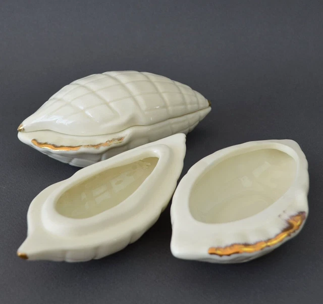 VINTAGE PAIR PORCELAIN Shell Shaped Jewelry Boxes Trinket Gold Gilding ...
