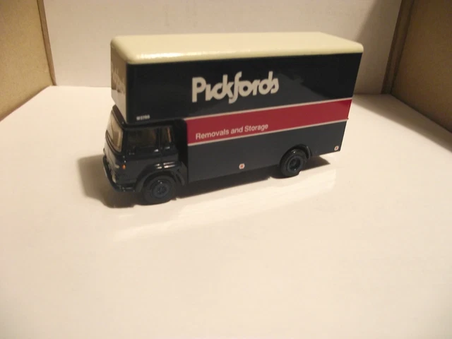 EFE BEDFORD TK :uton Box Van Pickfords,23602 £9.95 - PicClick UK