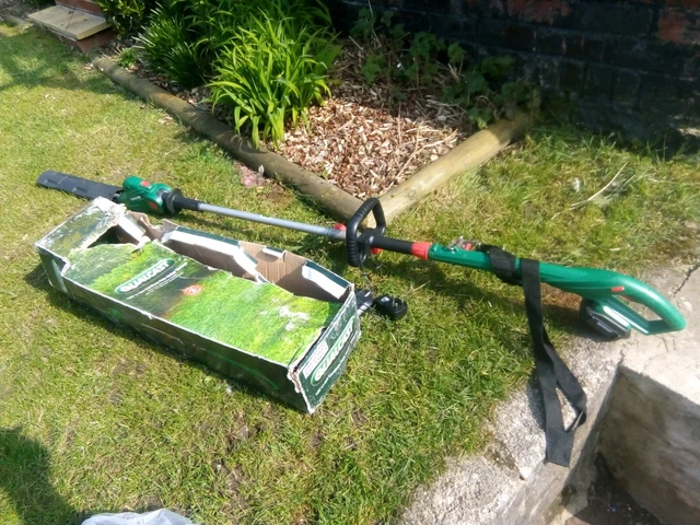 QUALCAST LONG REACH Cordless Hedge Trimmer £42.32 - PicClick UK