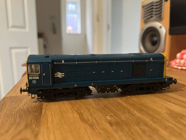 BACHMANN CLASS 20 20034 with Disc Headcodes (DCC Sound) – OO Gauge ...