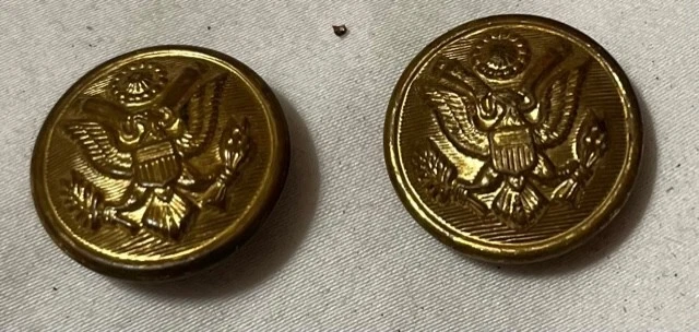 VINTAGE WWII ERA US Army Uniform Buttons & WWII Army Uniform Cap (as-is ...