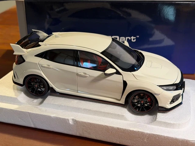 AUTOART 1/18 SCALE White CIVIC TYPE R Model Car with Rear Wing Black ...