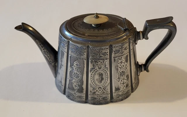 VINTAGE/ANTIQUE EDWARDIAN ENGLISH EPBM silverplate/pewter teapot No ...