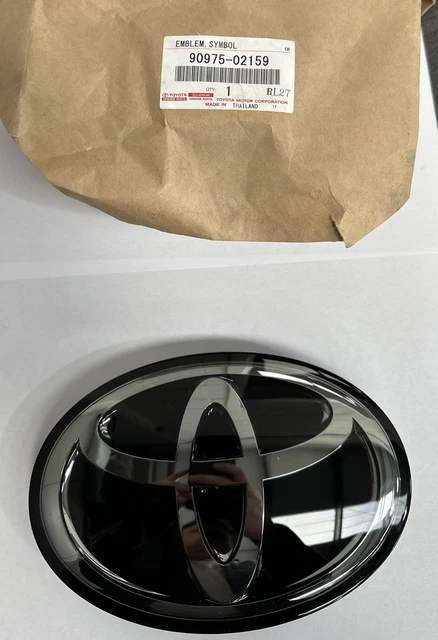 NEW GENUINE TOYOTA Landcruiser Hilux Front Grille Badge 9097502159 £100 ...