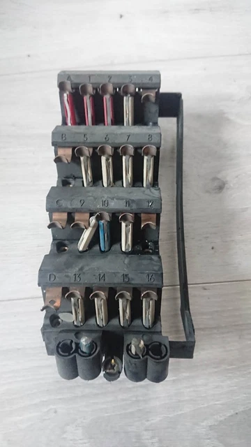 MERCEDES BENZ W124 Fuse Box 1245401250 EUR 45,17 - PicClick FR