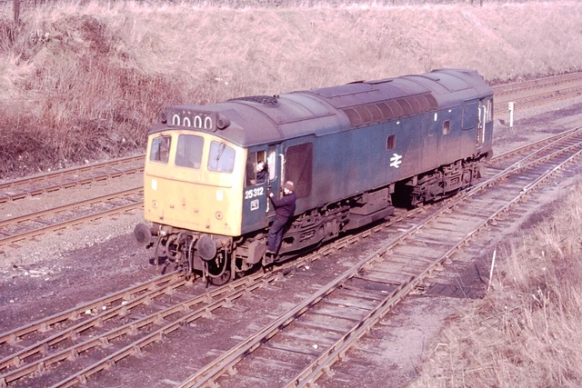 1978 BRITISH RAIL BR Diesel Loco 25312 Railway Slide Ref 2548 £3.99 ...