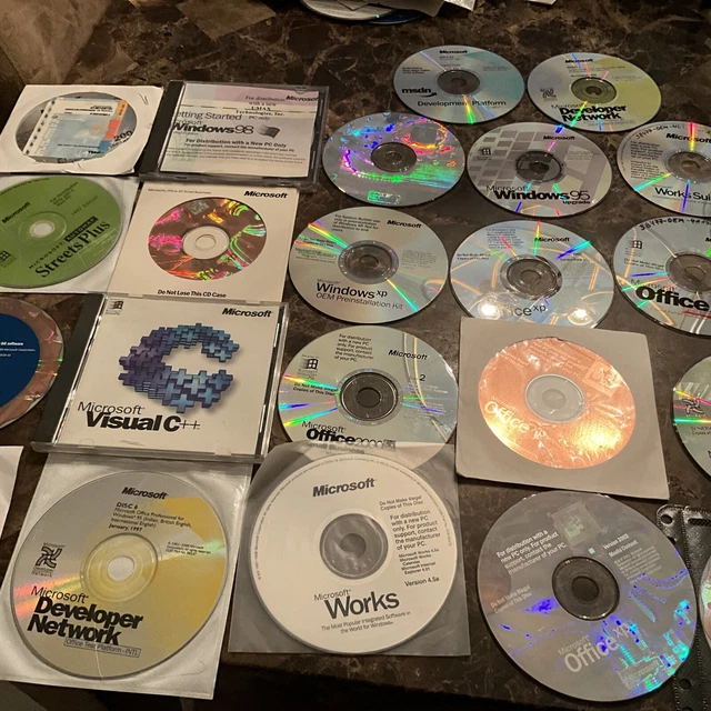 LOT OF 22 Microsoft CDs-Windows 7,XP,98,95,Office,Works,Visual C++,MORE ...