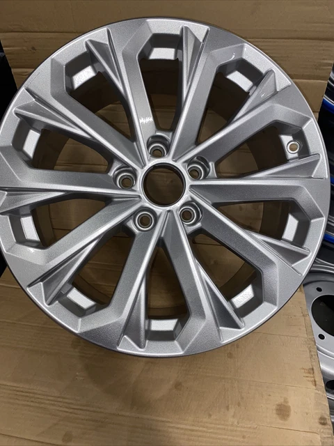 Audi A4 B9 8w Alloy Wheel Rim 8w0601025l 7 5jx17 Et38 Refurbished