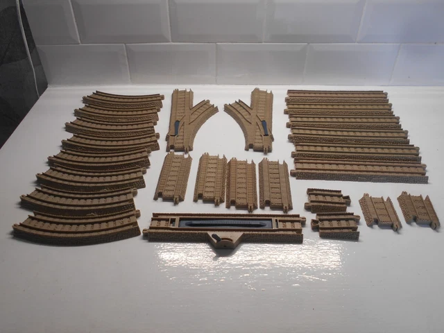 *TRACKMASTER THOMAS THE tank engine train set extra track bundle £6.99 ...