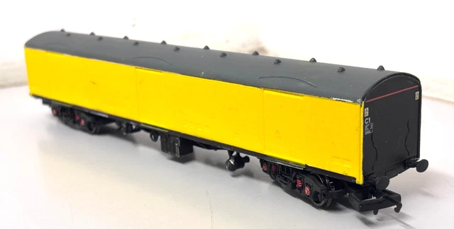 HORNBY MK1 GUV Repainted Network Rail Coach - OO Gauge - UnBoxed £10.51 ...