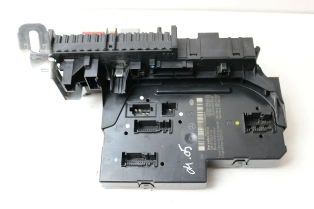MERCEDES BENZ W204 SAM module control unit rear fuse box 2049060405 £ ...