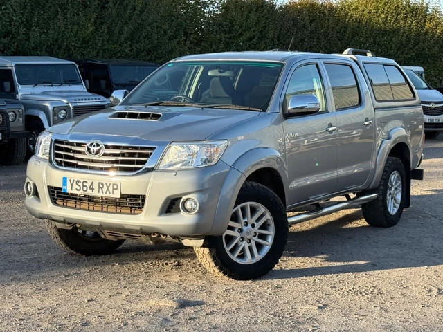 2014 TOYOTA HILUX 3.0 D-4D Invincible 4WD Euro 5 4dr PICK UP Diesel ...