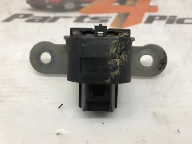 MITSUBISHI L200 G sensor/ Yaw rate sensor Part number MN102454 2010 ...