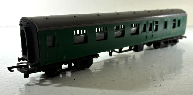 TRI-ANG TT GAUGE S4718S Southern Green Brake Second Coach Model Railway ...