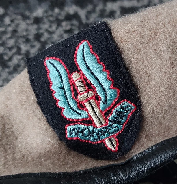 SAS SPECIAL AIR Service Small Crown Woollen Beret & Cap Badge size 60 £ ...