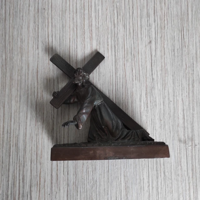 ANCIENNE SCULPTURE CHRIST portant la croix régule EUR 5,00 - PicClick FR