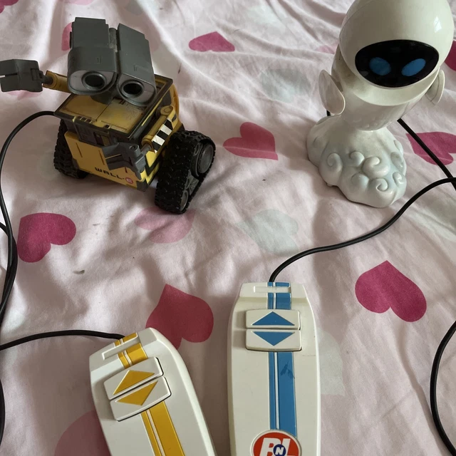 DISNEY PIXAR WALL-EVE Remote Control Robot - - Collectable Working £30. ...