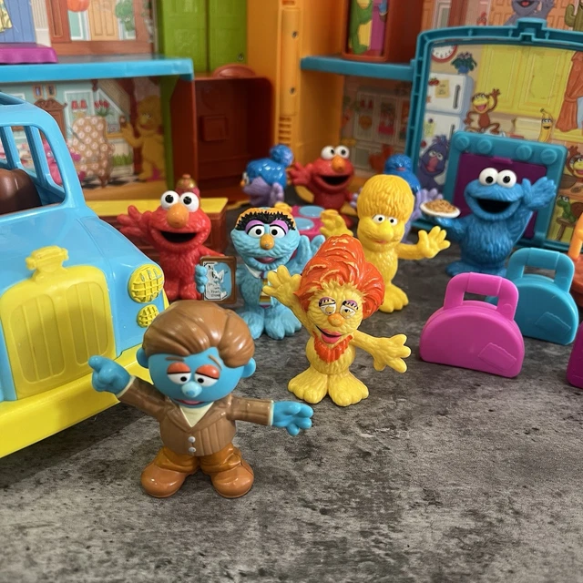 SESAME STREET FURCHESTER Hotel Carry Case Playset 9 Figures ...