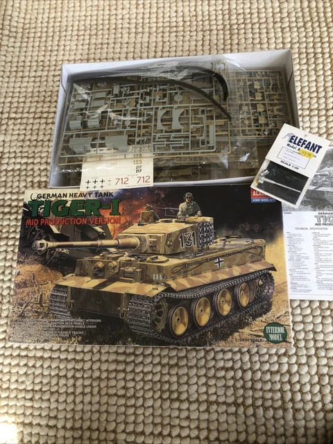 ACADEMY 1387 - Wwii German Tiger I Mid Production With Full Interior ...