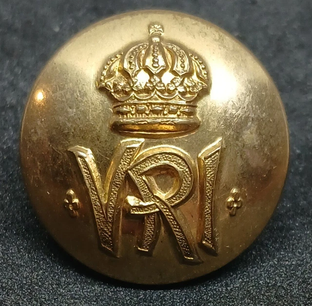 SCARCE GUELPHIC CROWN Royal Canadian Regiment Officers 22mm Button By ...