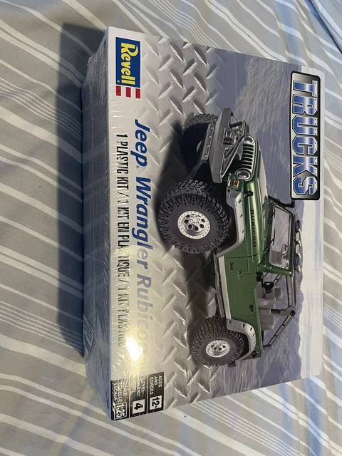 REVELL TRUCKS JEEP Wrangler Rubicon 1:25 Scale Model Kit Brand New ...
