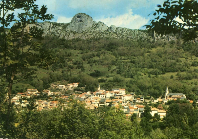 CARTE RABAT LES TROIS SEIGNEURS Vue générale Dans le fond la Roche ...