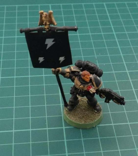 GAMES WORKSHOP WARHAMMER 40,000 Space Marine Company porte-drapeau EUR ...