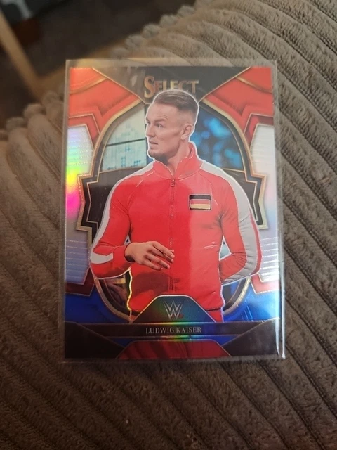 LUDWIG KAISER 2023 Panini Select WWE Card Concours #4 Bleu et Rouge ...