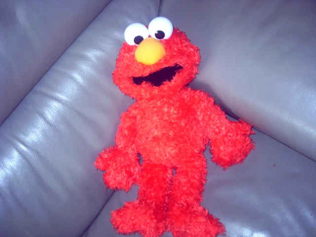 SESAME STREET TICKLE Me Elmo Plush Talking, Giggling Vibrating Toy ...