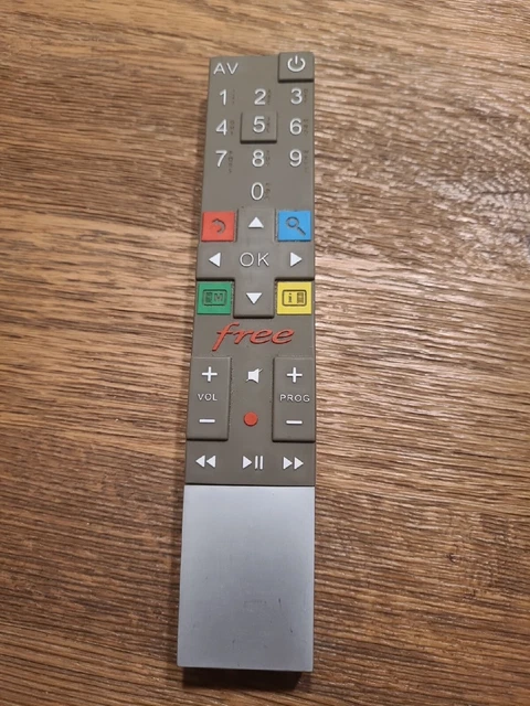 TÉLÉCOMMANDE FREEBOX RÉVOLUTION V6 Free Écriture En Relief Fonctionne ...