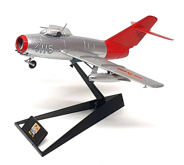 EASY MODEL 1/72 Scale 37131 - MiG-15 Soviet Aircraft 4115 - Silver/Red ...